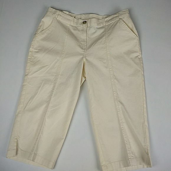 Ruby Rd. | Pants & Jumpsuits | Ruby Rd Creme Petite Capri | Poshmark